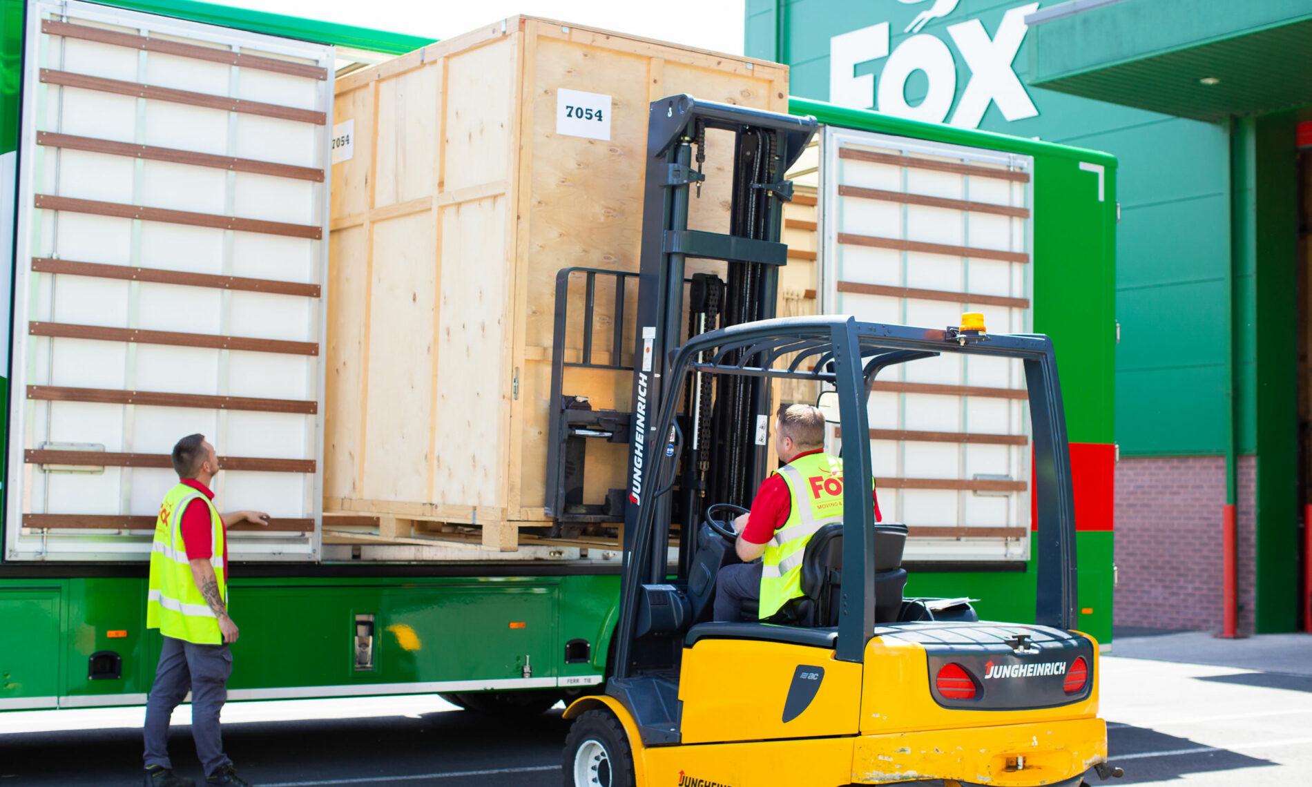 Moving Storage Containers | Using Container Storage for House Move ...